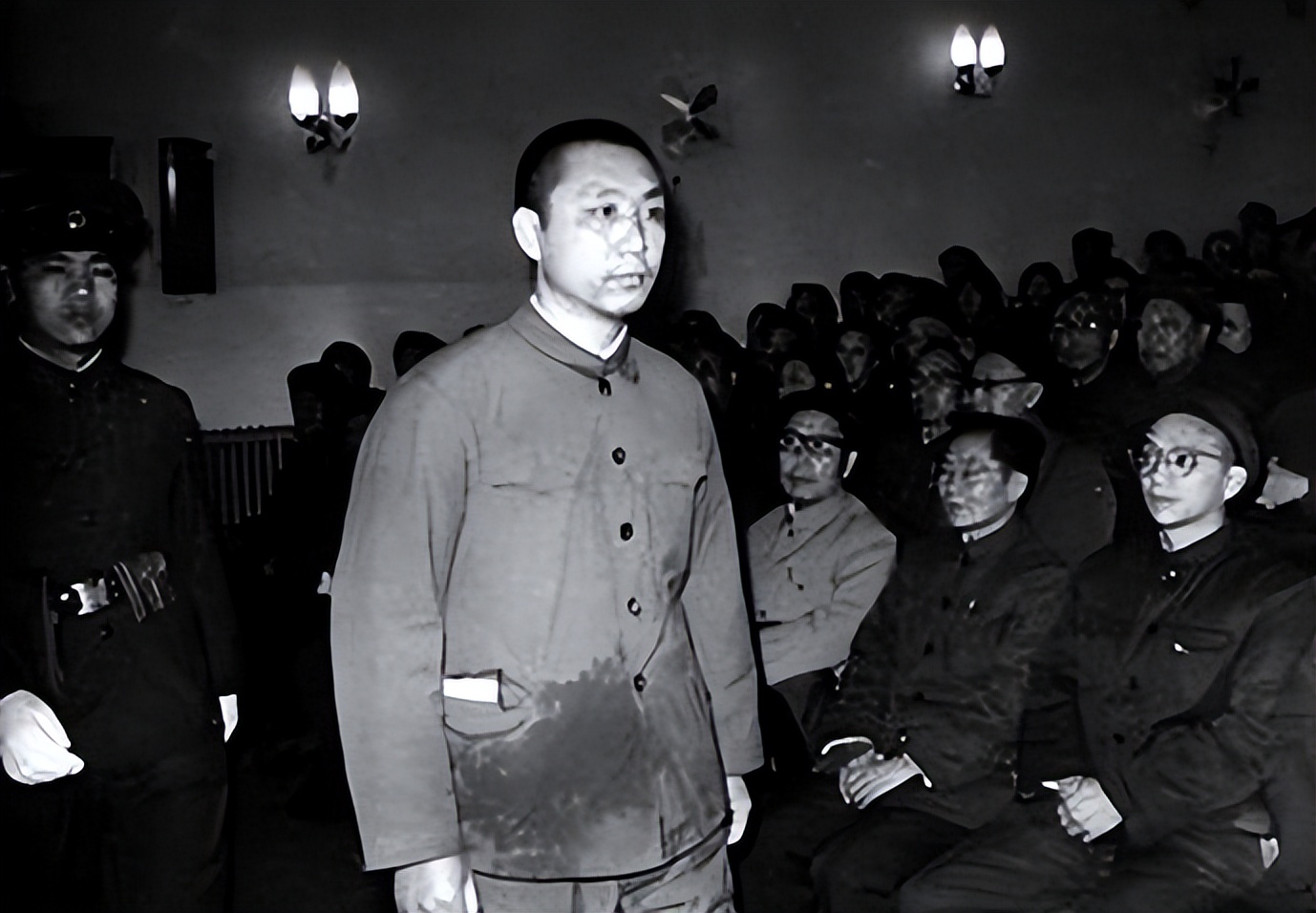 In 1976, why did Wang Hongwen dare not mention Premier Zhou after he ...
