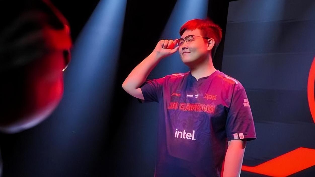 EDG不進S賽直播下跪！LPL知情人：MIng不會打夏季賽，寶藍加盟RA - 資訊咖