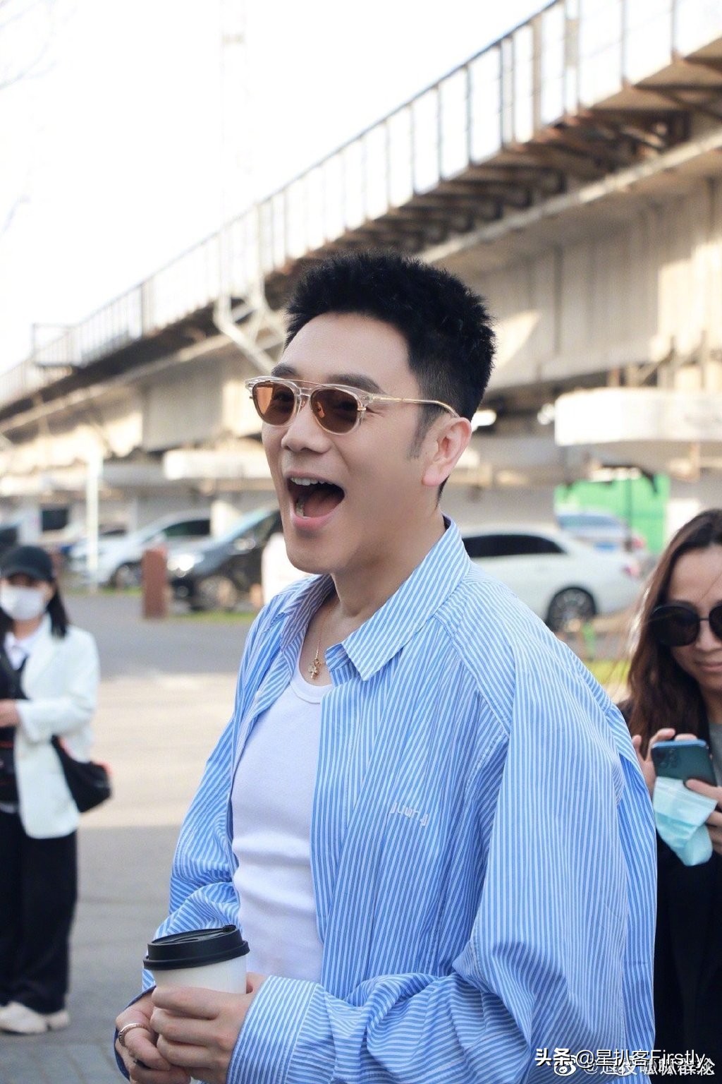 Lin Yilun posted a comparison chart of album photos 21 years ago ...