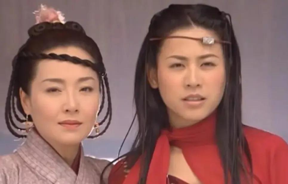 White-haired Hongye dares to love and hate, black-haired Hongye is indecisive, who would you ...