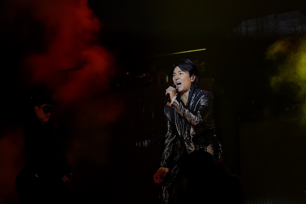 Ekin Cheng was moved to tears by fans during his tour in Macau, and ...