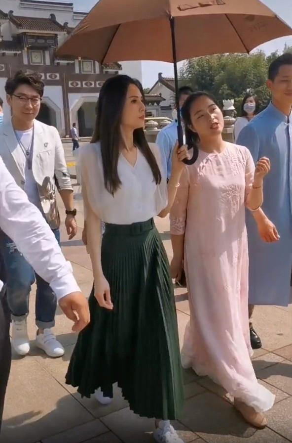 Li Ruotong was photographed by passers-by, but they lamented that she ...