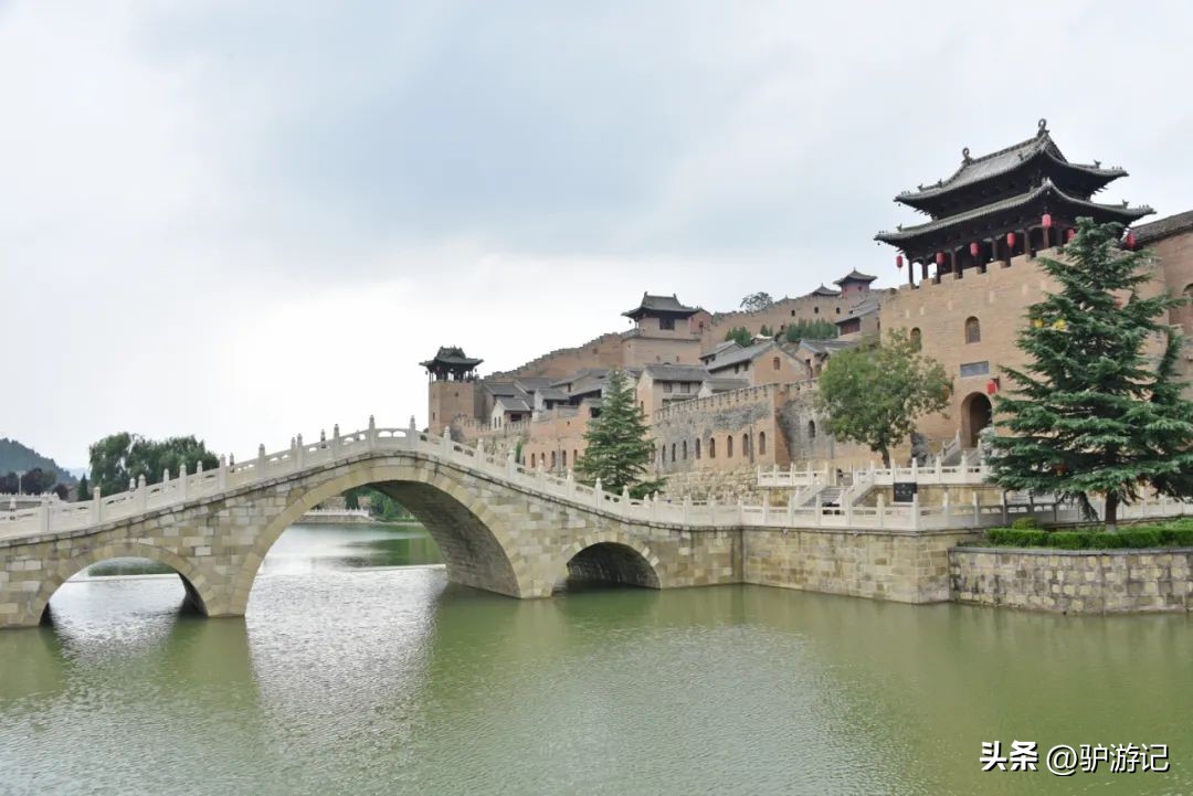 Treasure Shanxi, a 400-year-old castle with mountains and rivers ...