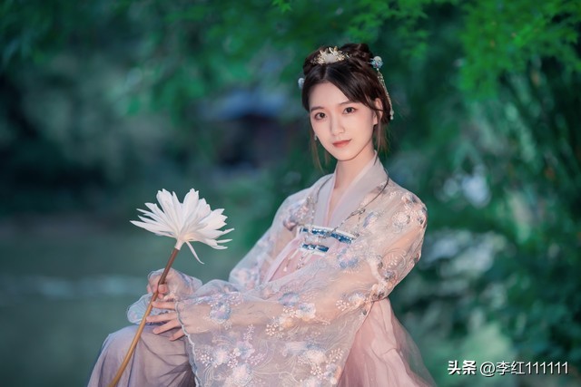 Chen Jianbin kicked the big beauty Wu Yue - iNEWS