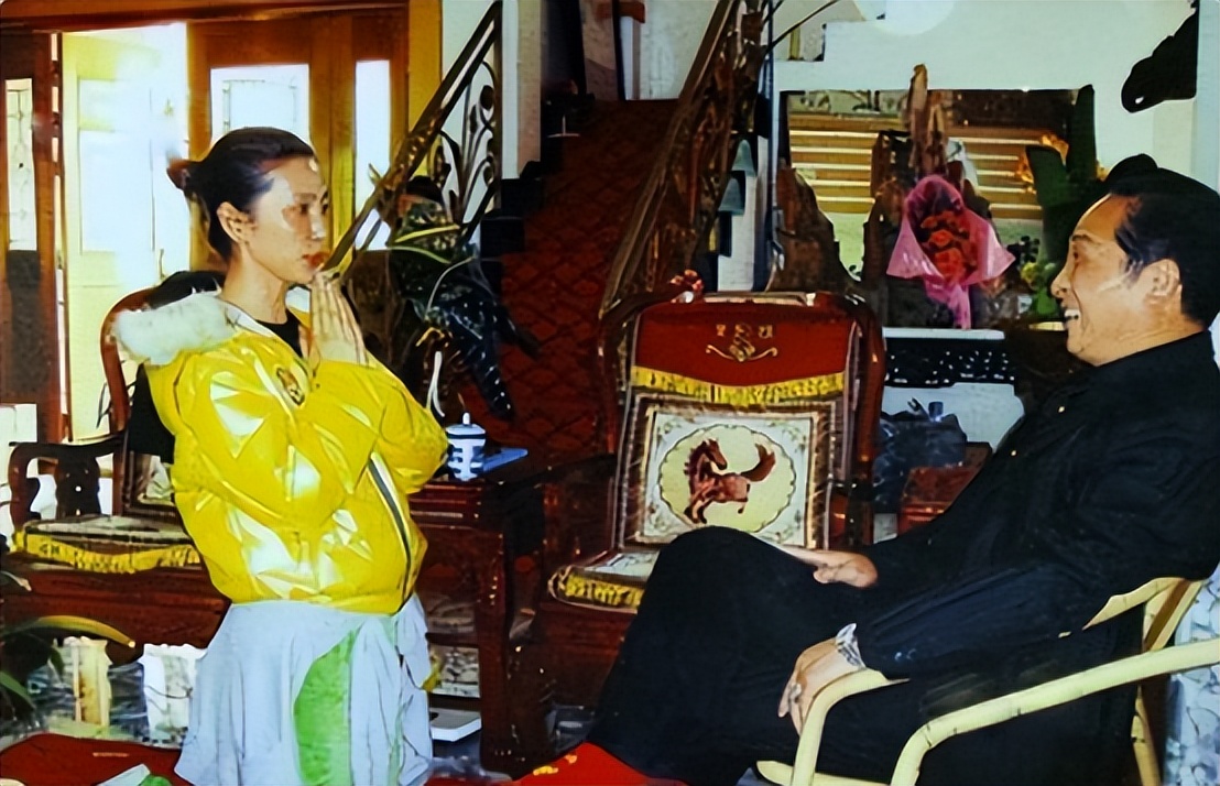 Master Wang Lin "consecrated" actresses and used "half-handed qigong ...