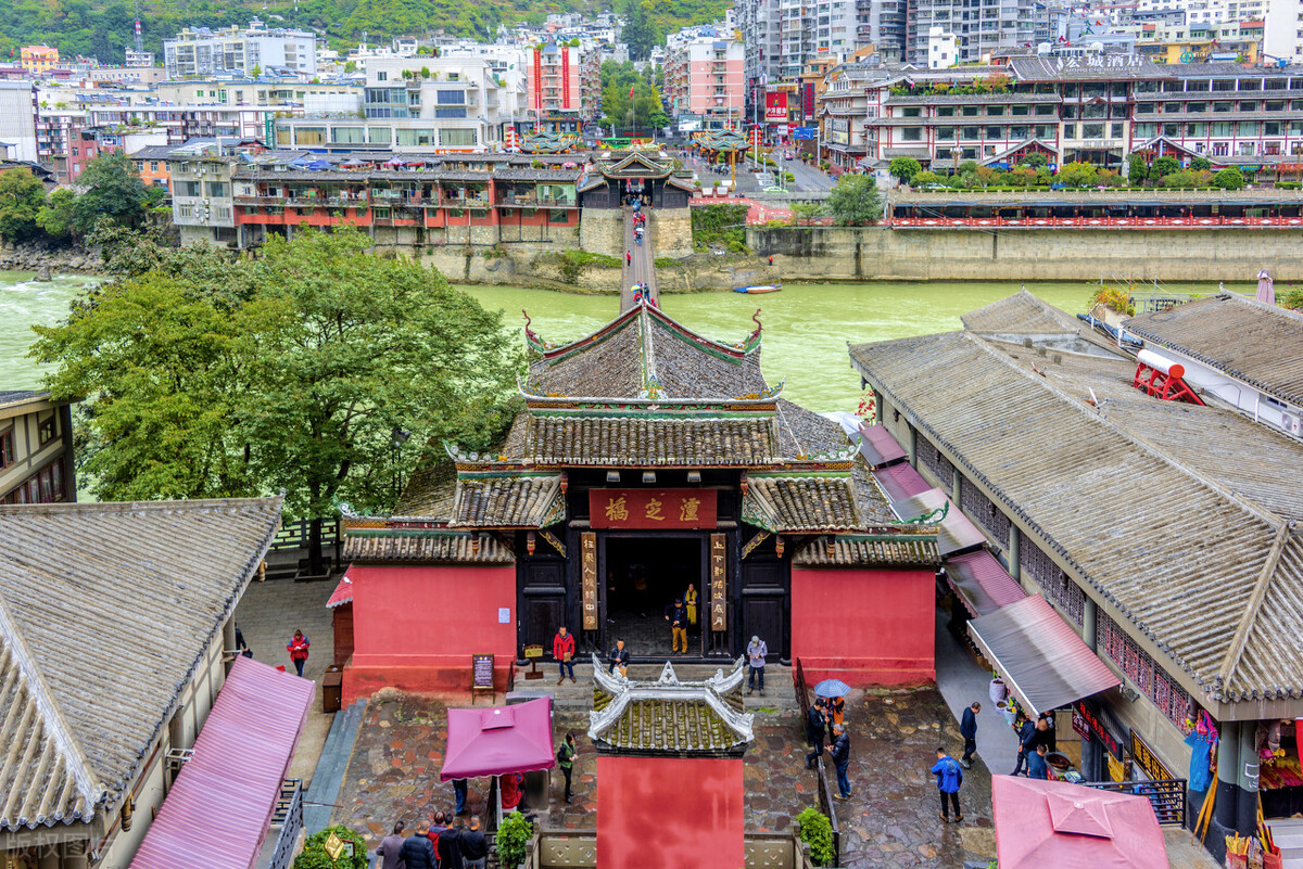 How did the Luding Bridge, which stood for more than 300 years, be made ...