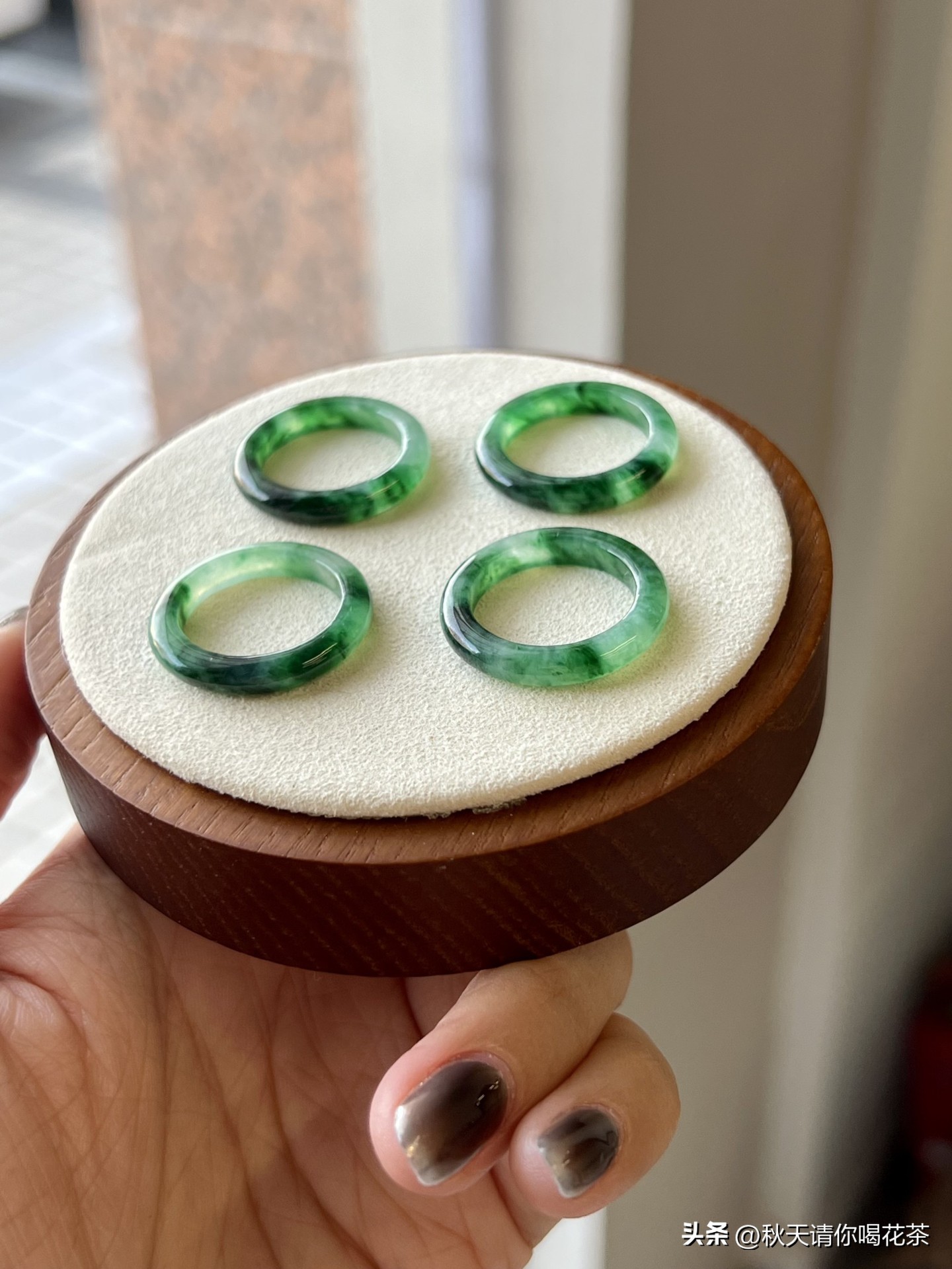 The ring that crosses the eye is like finding the right partner, be ...