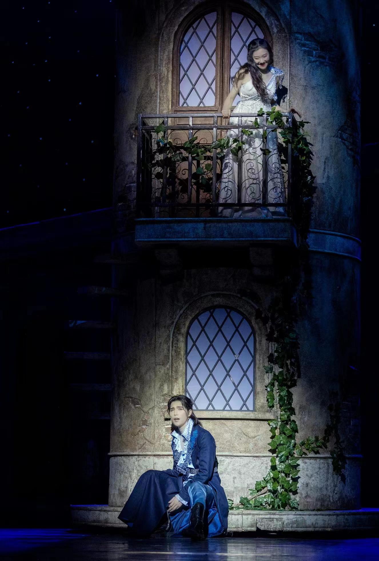 Ayunga is absolutely amazing, the musical "Romeo and Juliet" is too ...