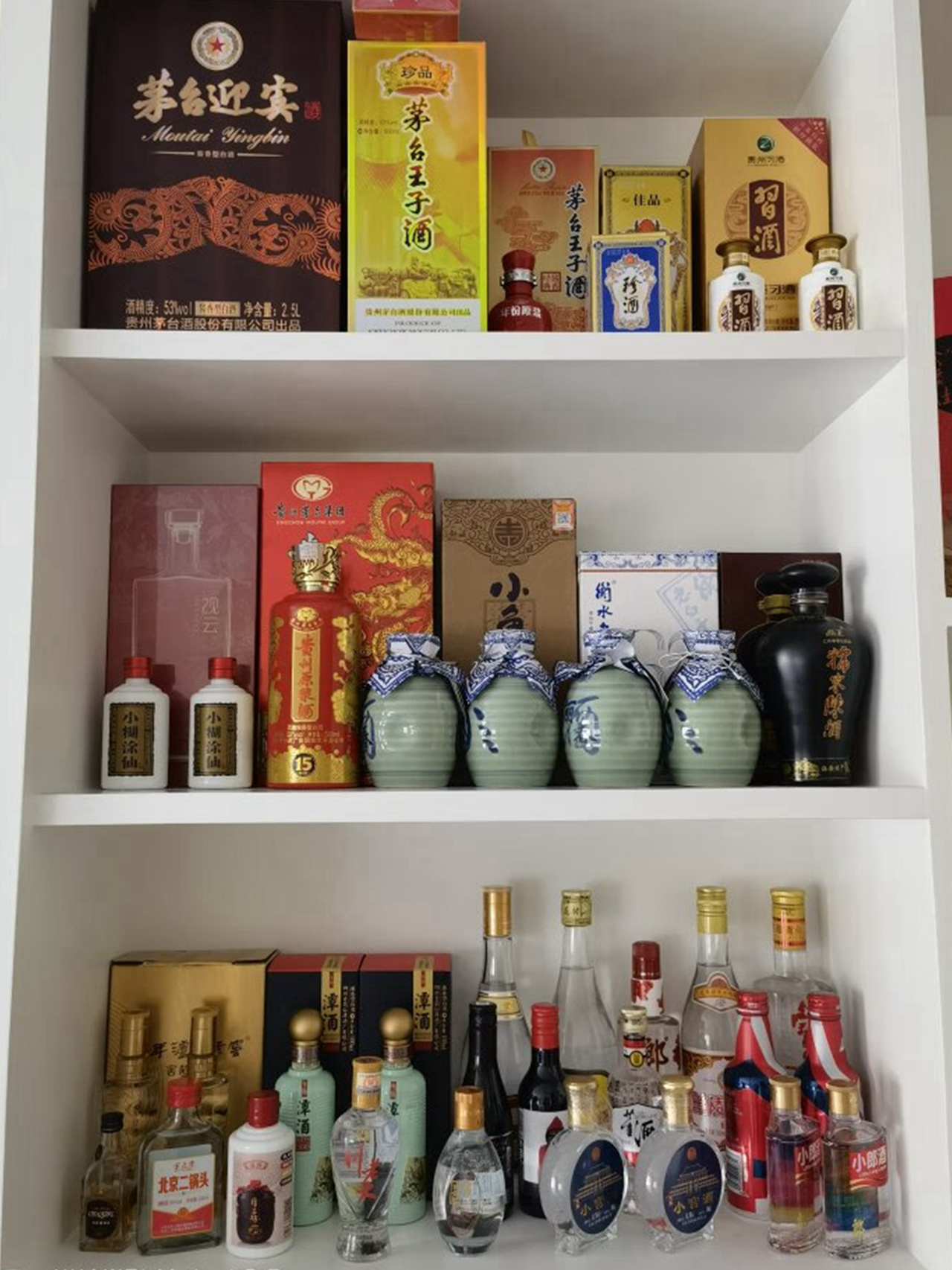 The 4 mid-range strong-flavored wines with high sales volume are all ...