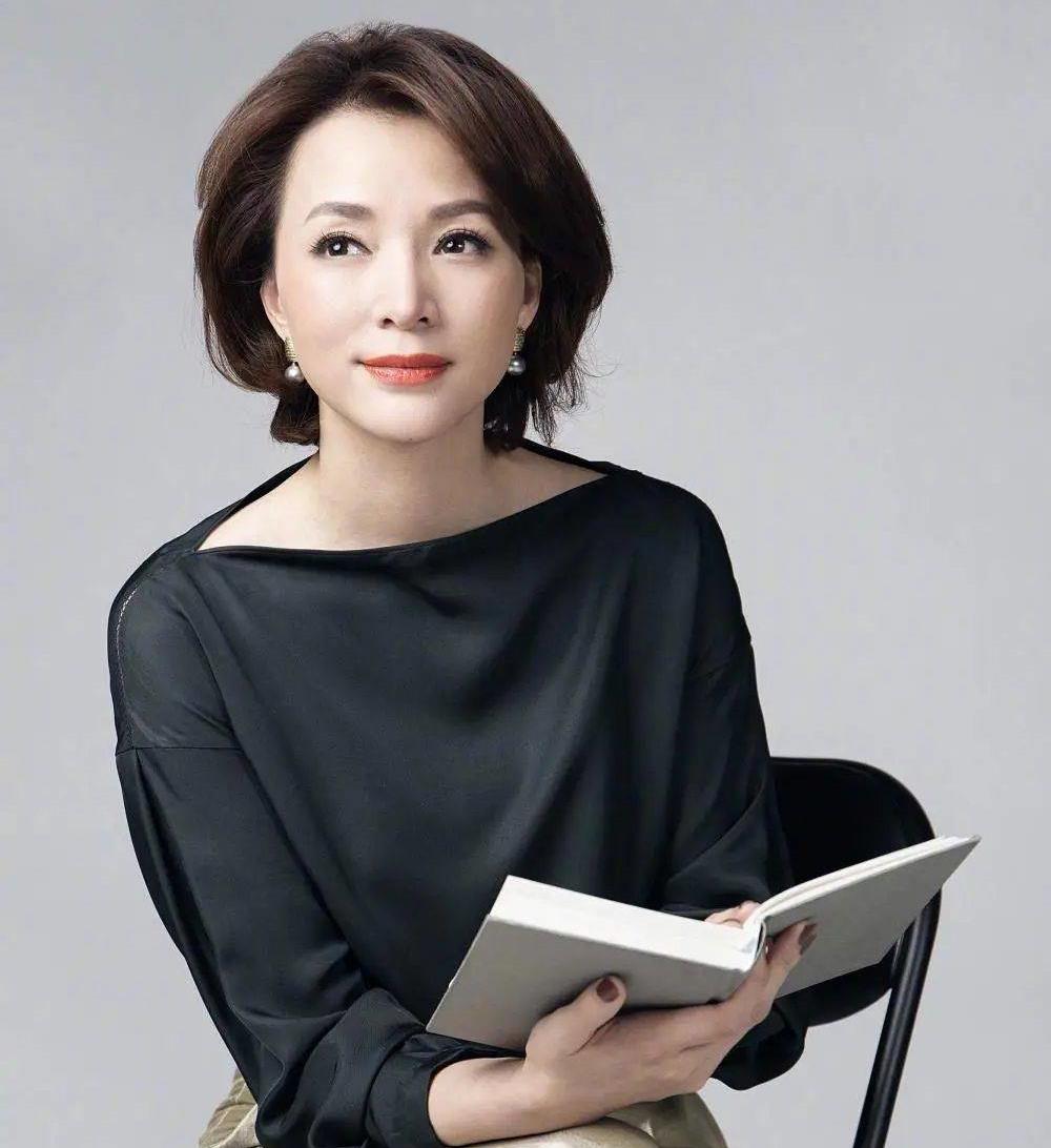 From "CCTV's No. 1 Sister" to "No Such Person", 49-year-old Dong Qing ...