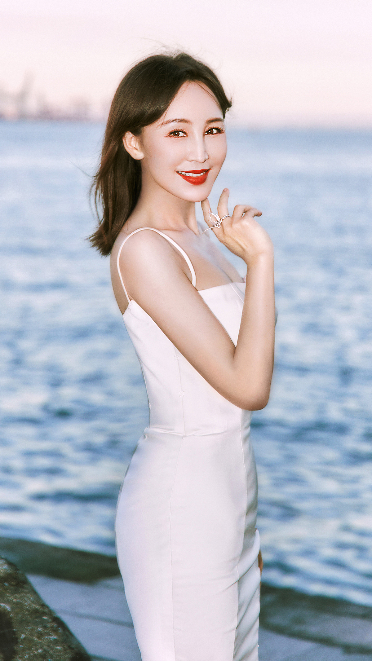 Yue Lina was invited to attend the closing ceremony of the Golden ...