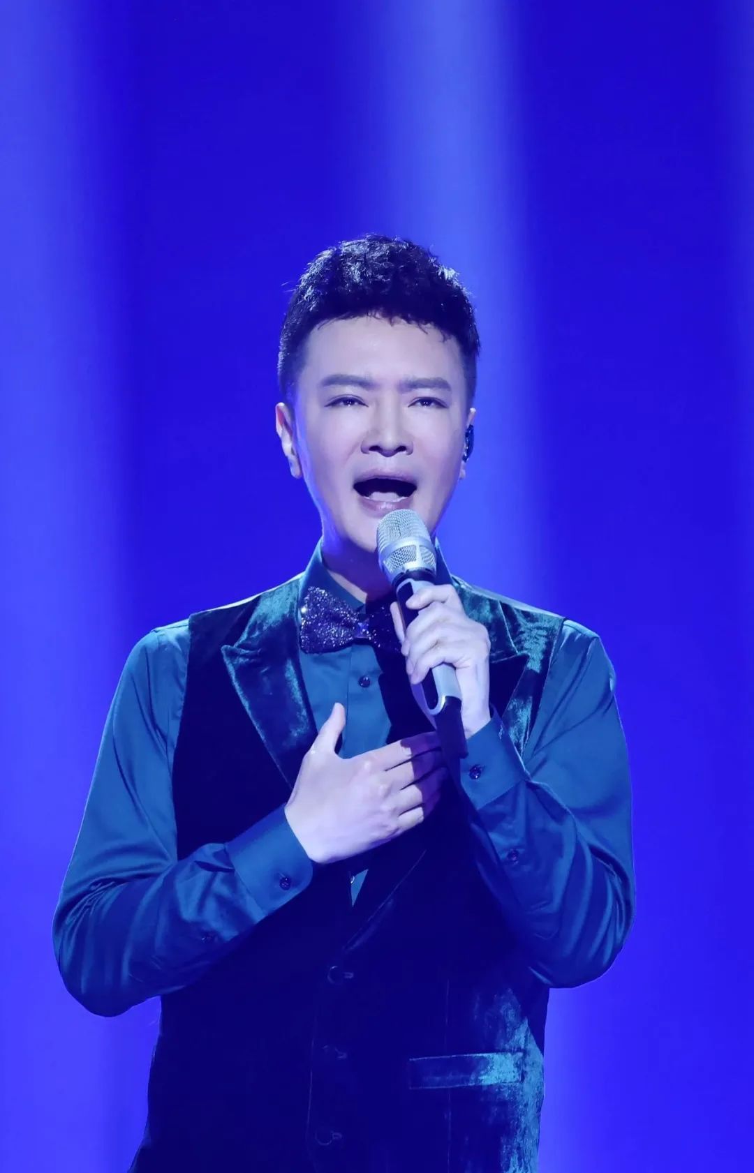 Singer Tang Fei held two nostalgia concerts in two nights, and Yangzhou ...