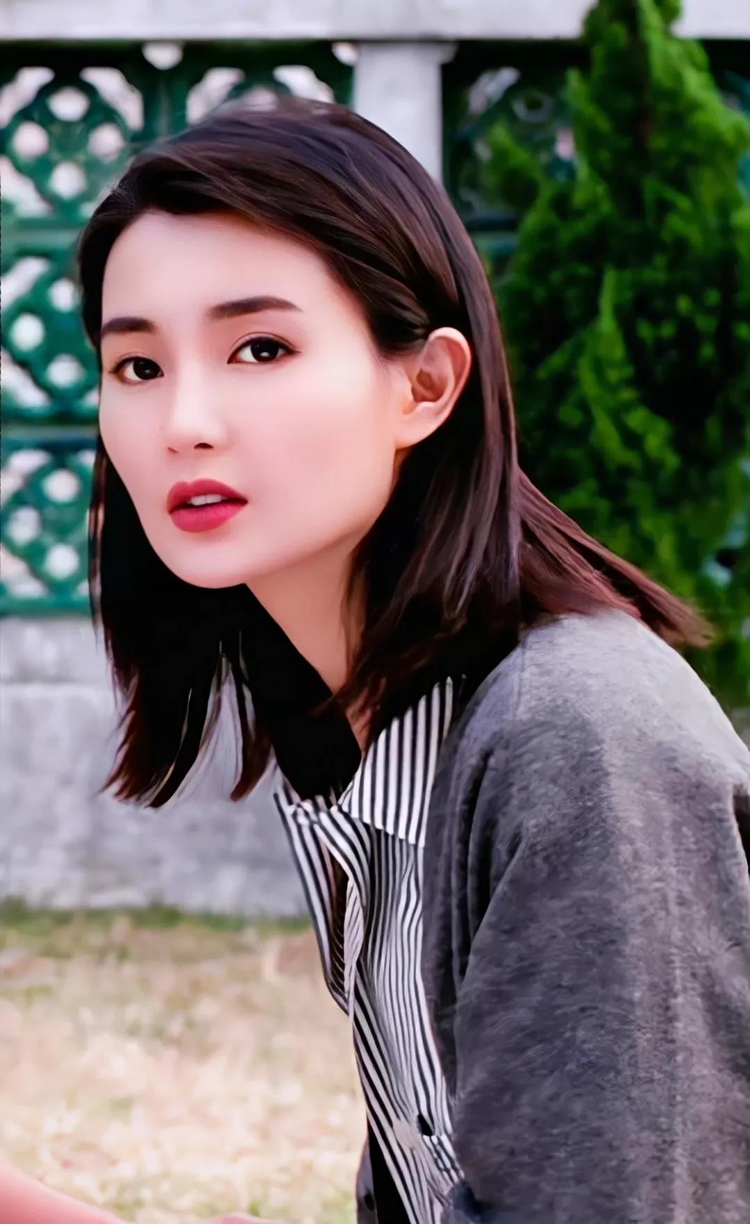 Temperament beauty Maggie Cheung, her face was so beautiful when she ...
