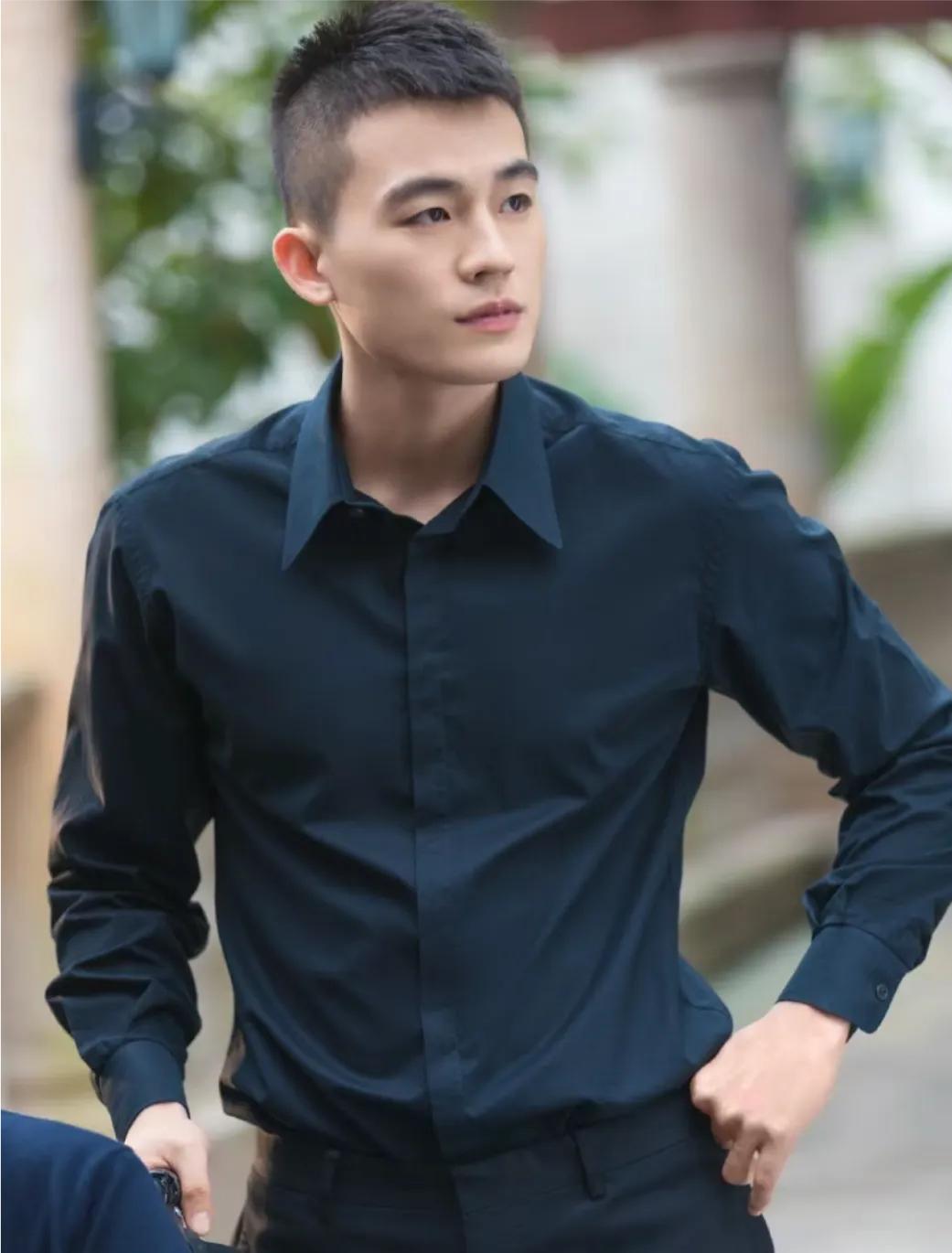 It turns out that Ou Hao is able to take on scenes frequently because ...