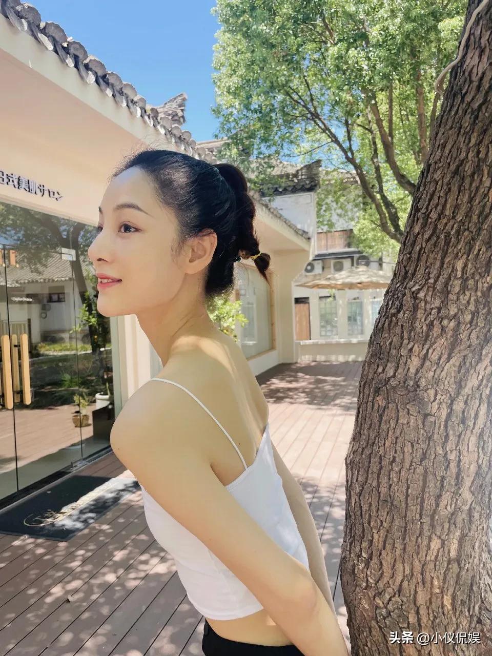 The latest news of Zhao Yuanyuan is released, wearing a suspender to ...