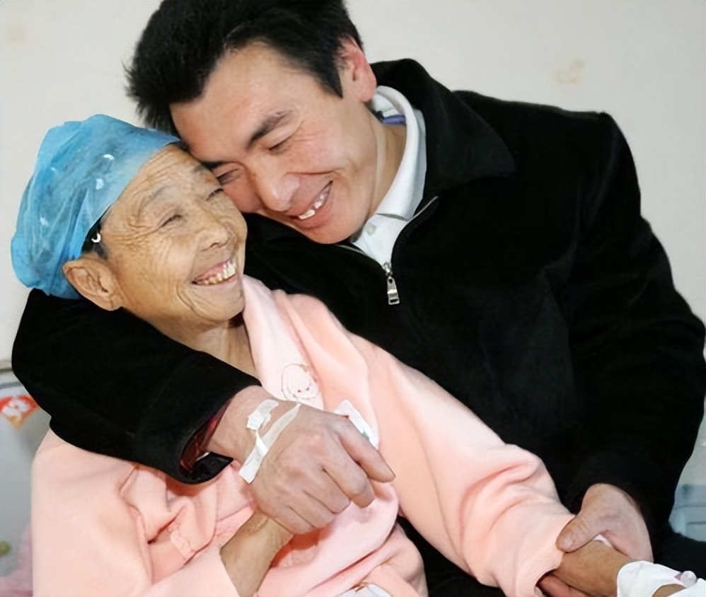 Don't even pretend? Li Yucheng took Ma Yuqin to play in the mountains ...