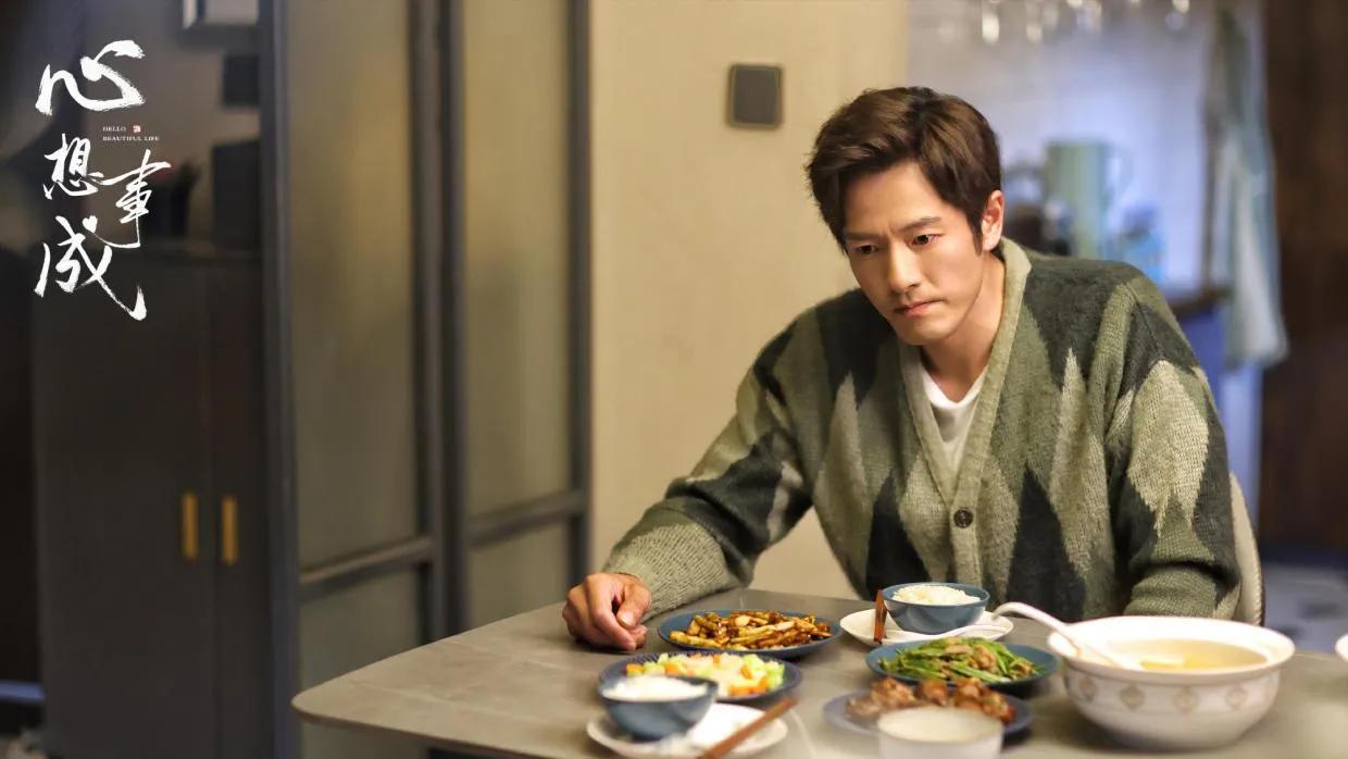 The two sisters Sun Xin and Sun Xiang in "All Wishes Come True", the ...