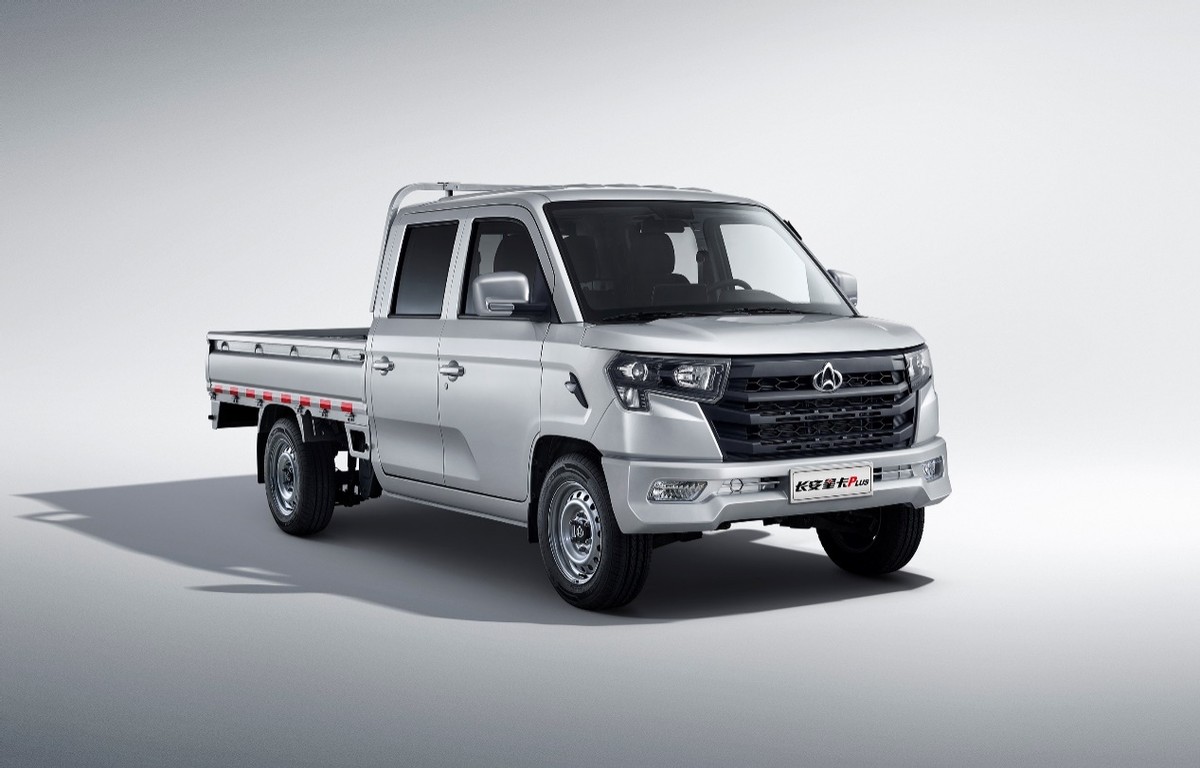 Changan Kaicheng delivered the car to the door, and the live broadcast ...