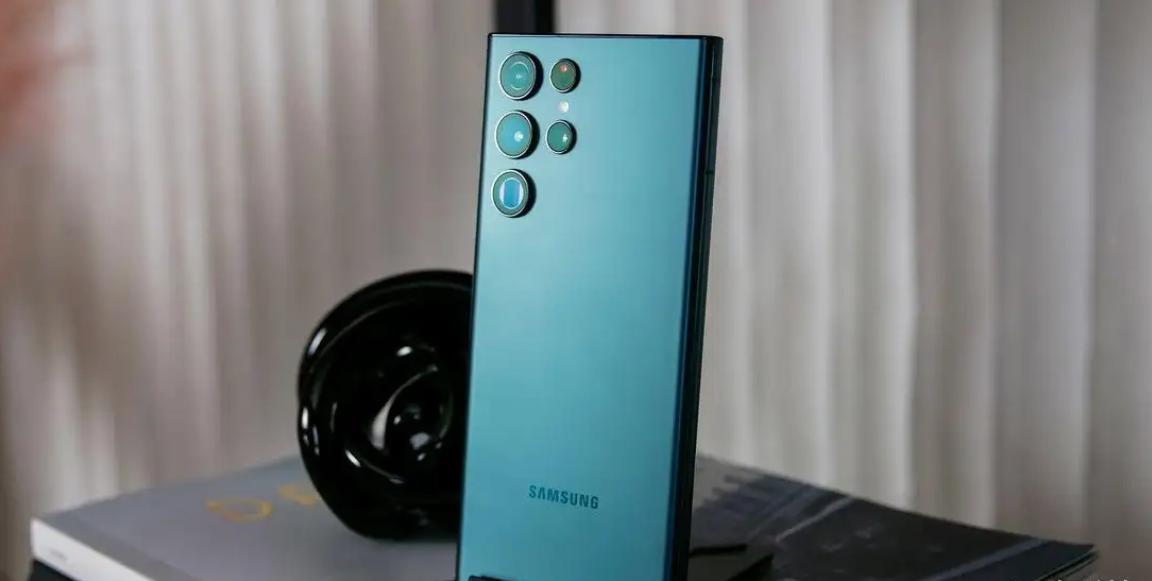 Samsung Galaxy S22 Ultra flagship multi-camera, unobstructed view of ...