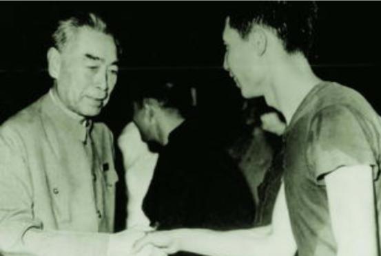 After Lin Biao defected, Zhou Enlai wailed loudly, Ji Dengkui stepped ...