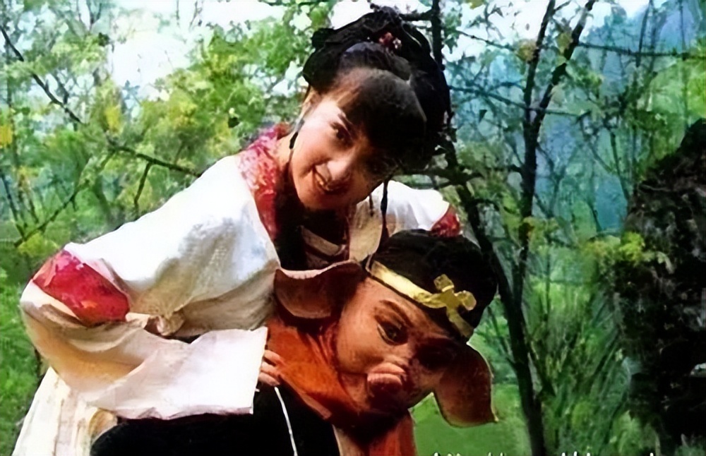 That day, when Zhu Bajie was photographing his daughter-in-law, Zhu ...