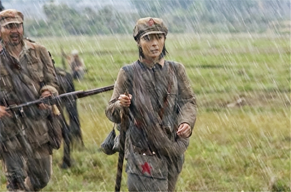 How did the Red Army cross the swamp during the Long March? A female ...