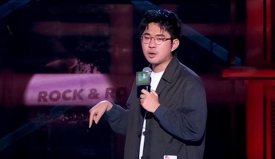 Hu Xijin commented on the "disgraceful army stalker" overturned ...