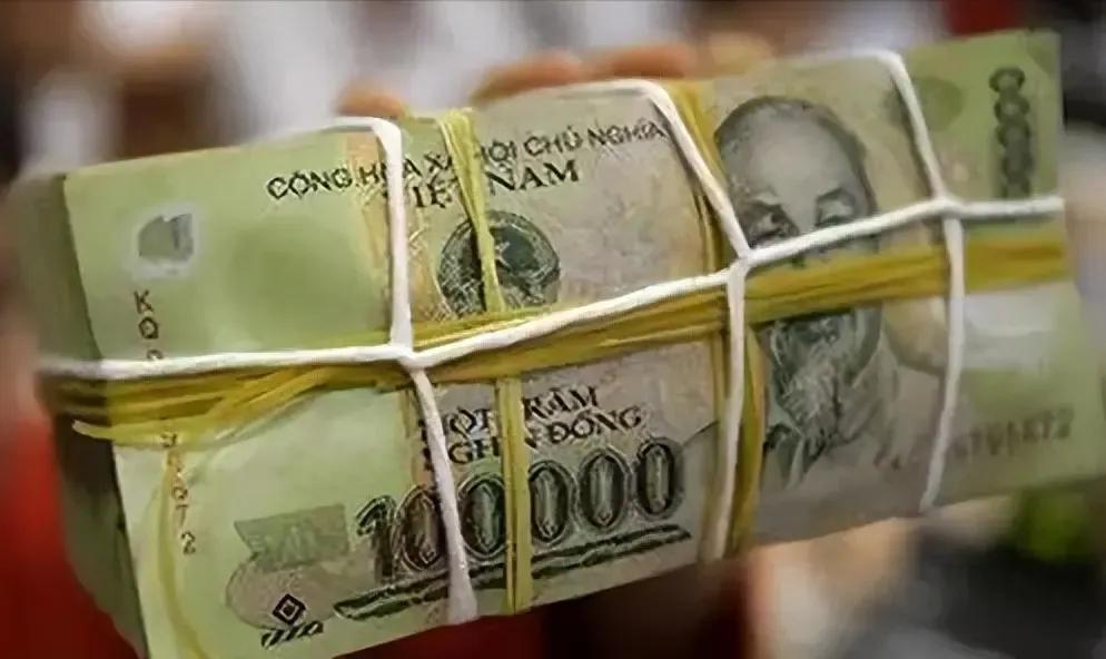 Mysterious phenomenon: piles of "renminbi" in Vietnam are placed on the ...