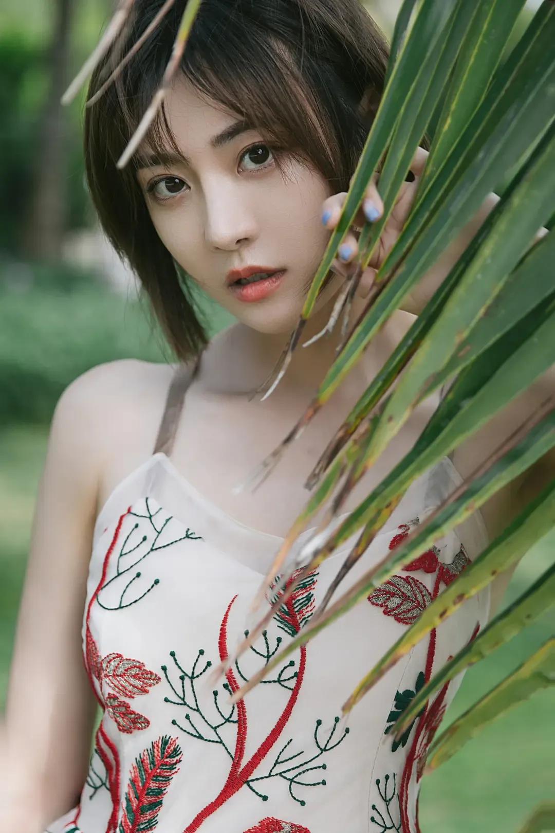 The stars are the embodiment of love - actor Mou Xing - iNEWS