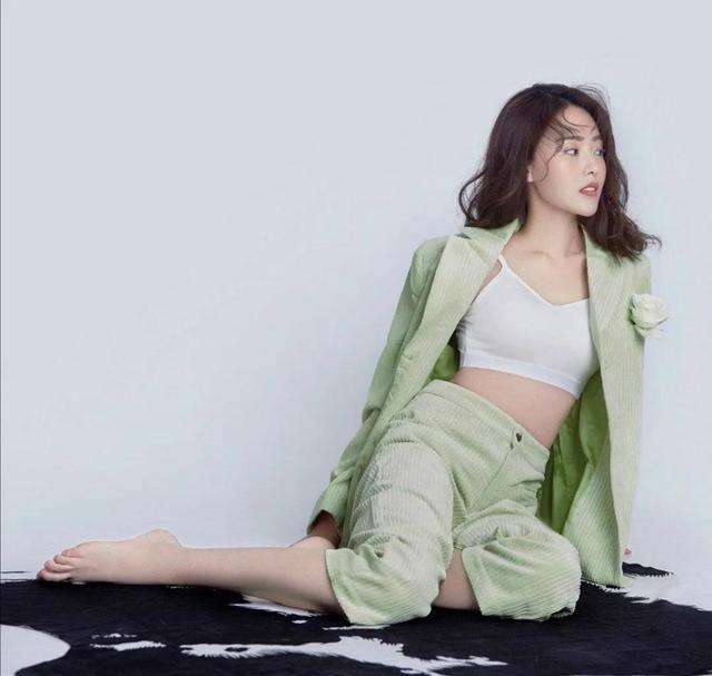 Sun Xiaolun, post-95 female star - iNEWS