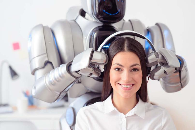 Almost all women prefer male robots - iNEWS