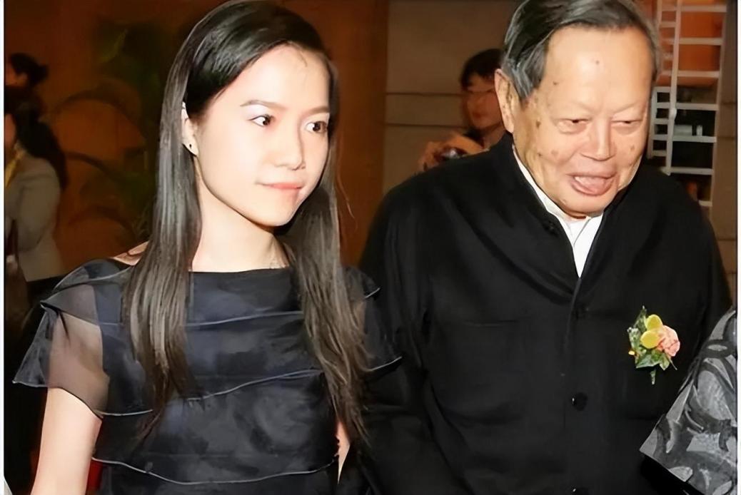 Don't feel sorry for Weng Fan! Leaving Zhenning Yang behind to go to ...