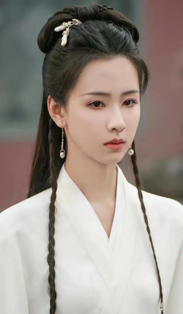 Beautiful pictures of Chen Duling - iNEWS