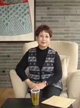 Li Bingshu, a famous Peking Opera artist, inside and outside the play ...