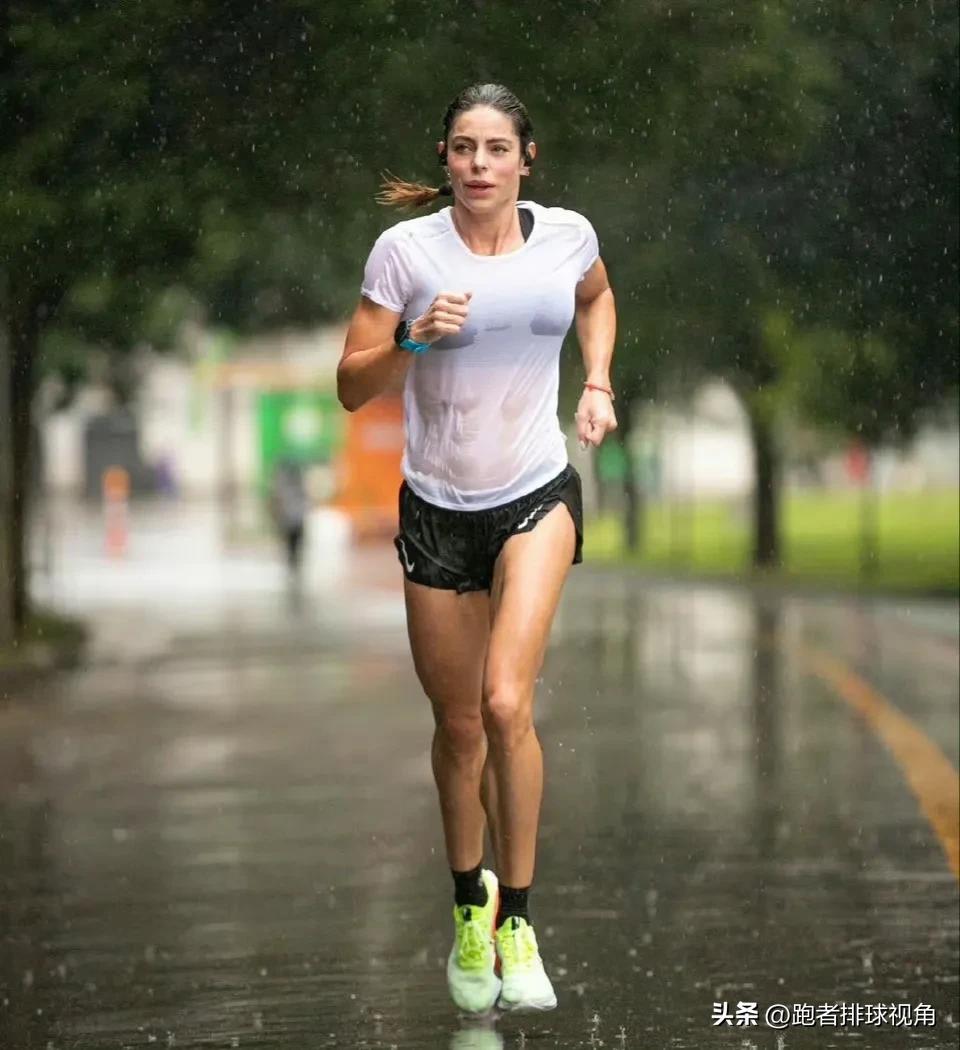 Runners "attract attention": running too "bold" - iNEWS