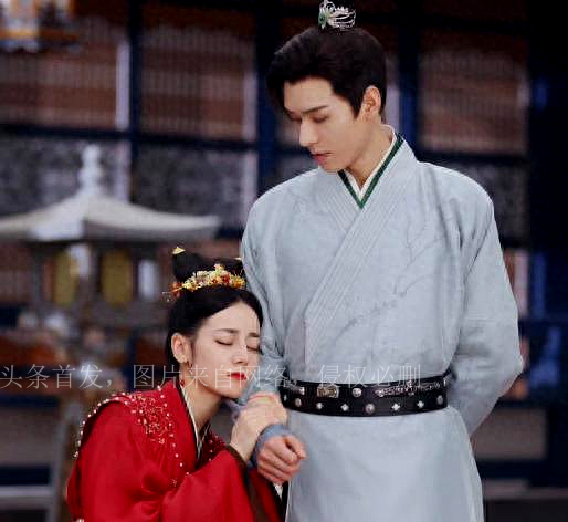 Unexpectedly, 33-year-old Cheng Yi came into everyone's sight in this ...