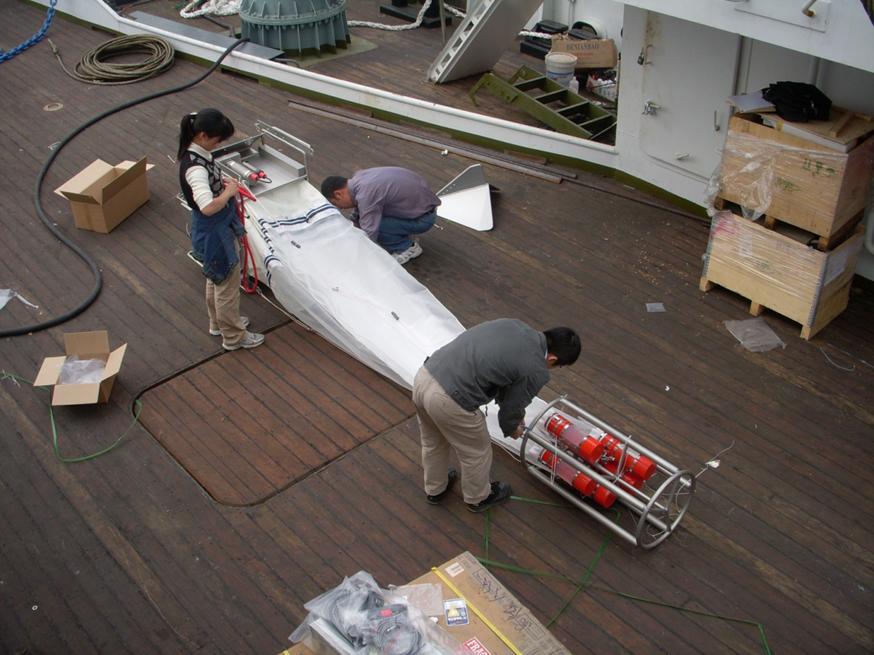 Multiple plankton stratified sampling network on scientific research ...