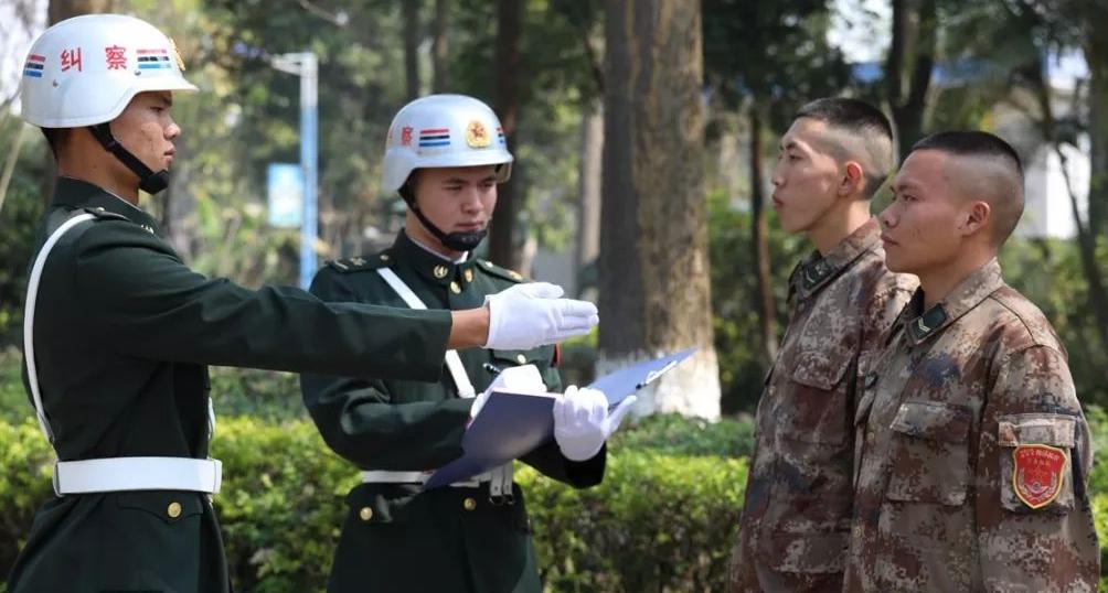 Foreign military police, PLA military police and pickets - iNEWS