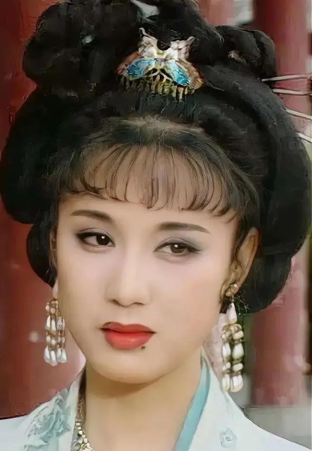 The 4 female stars with "beauty moles" are all tender and tender, which ...