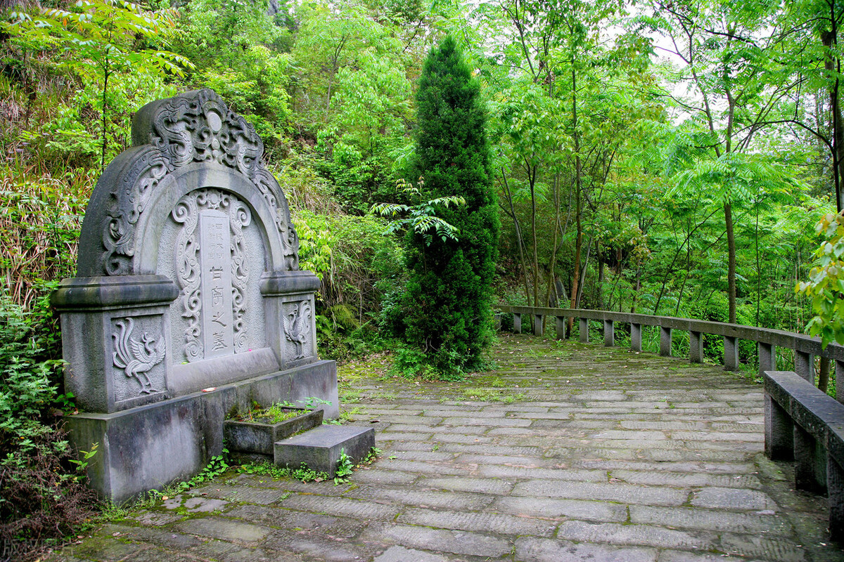 Asia's first waterfall - Wanzhou Waterfall - iNEWS
