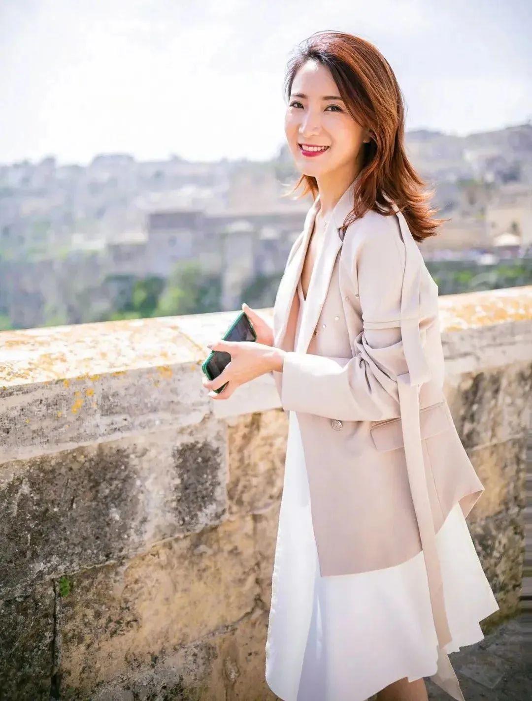 8 years ago, "Miss Leila" Xu Jing, who traveled around the world after divorcing Chen He, how is ...