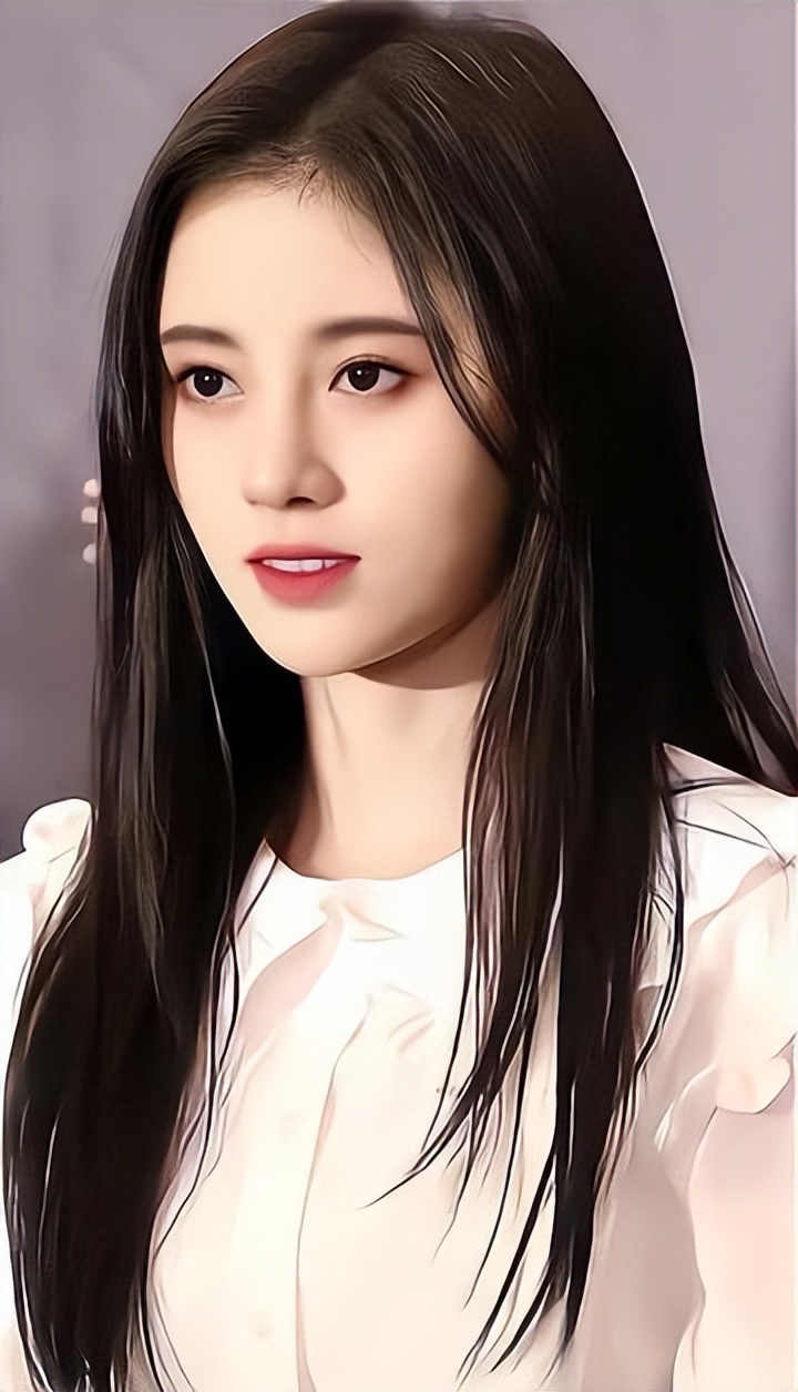 It makes you beautiful but does not make you a god. Ju Jingyi was ...