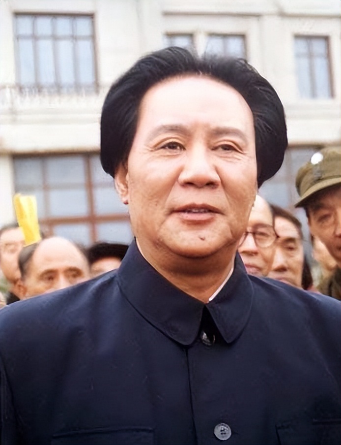 He made himself the second "Mao Zedong" - iNEWS