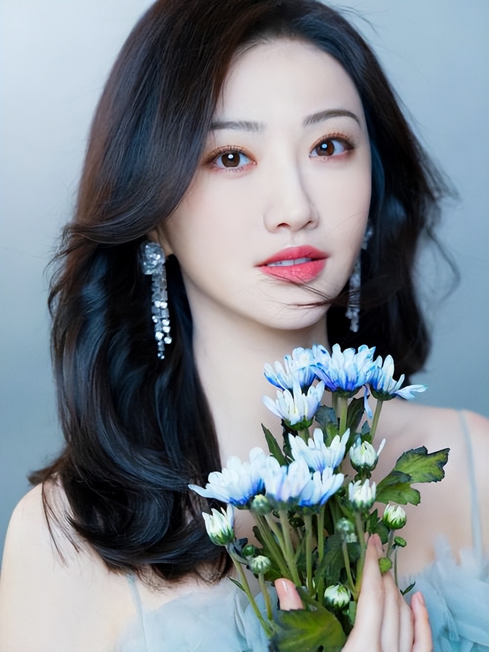 Jing Tian's new play?Yu Zheng holding Zhao Qing?Zhang Da took over Yang ...