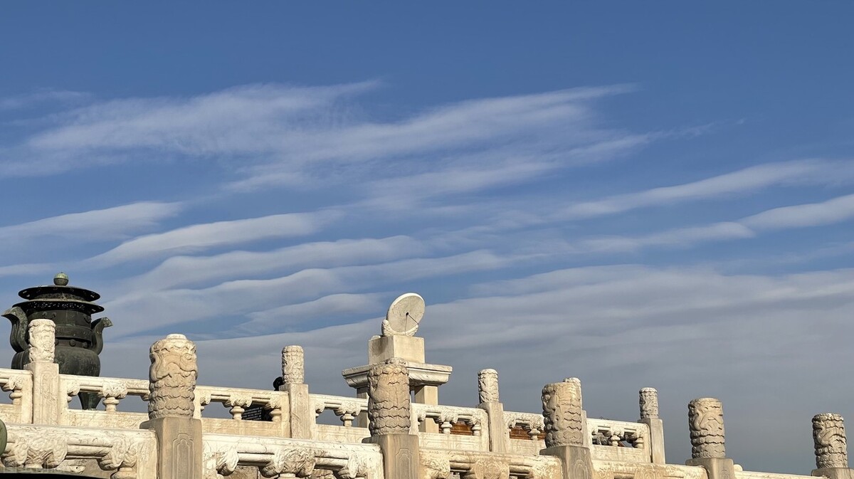 Who buried Chongzhen in the tomb after his death? - iNEWS