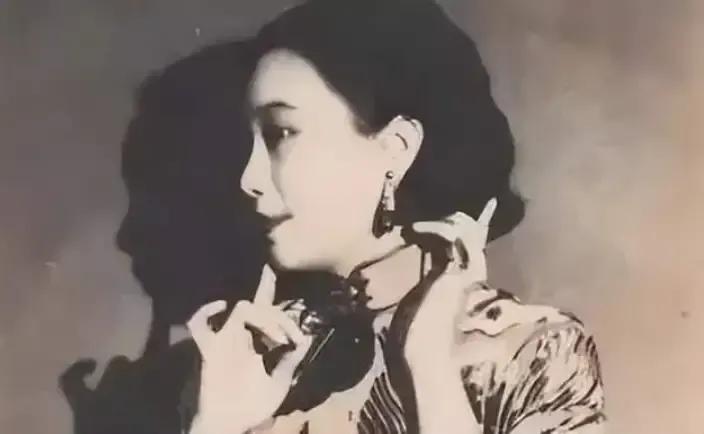 Hu Die's native family is so happy, her parents and concubine are very ...