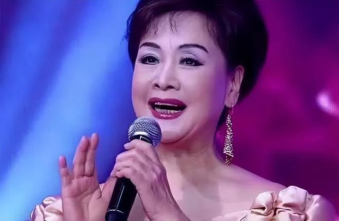 An analysis of the advantages and disadvantages of singer Li Guyi's ...