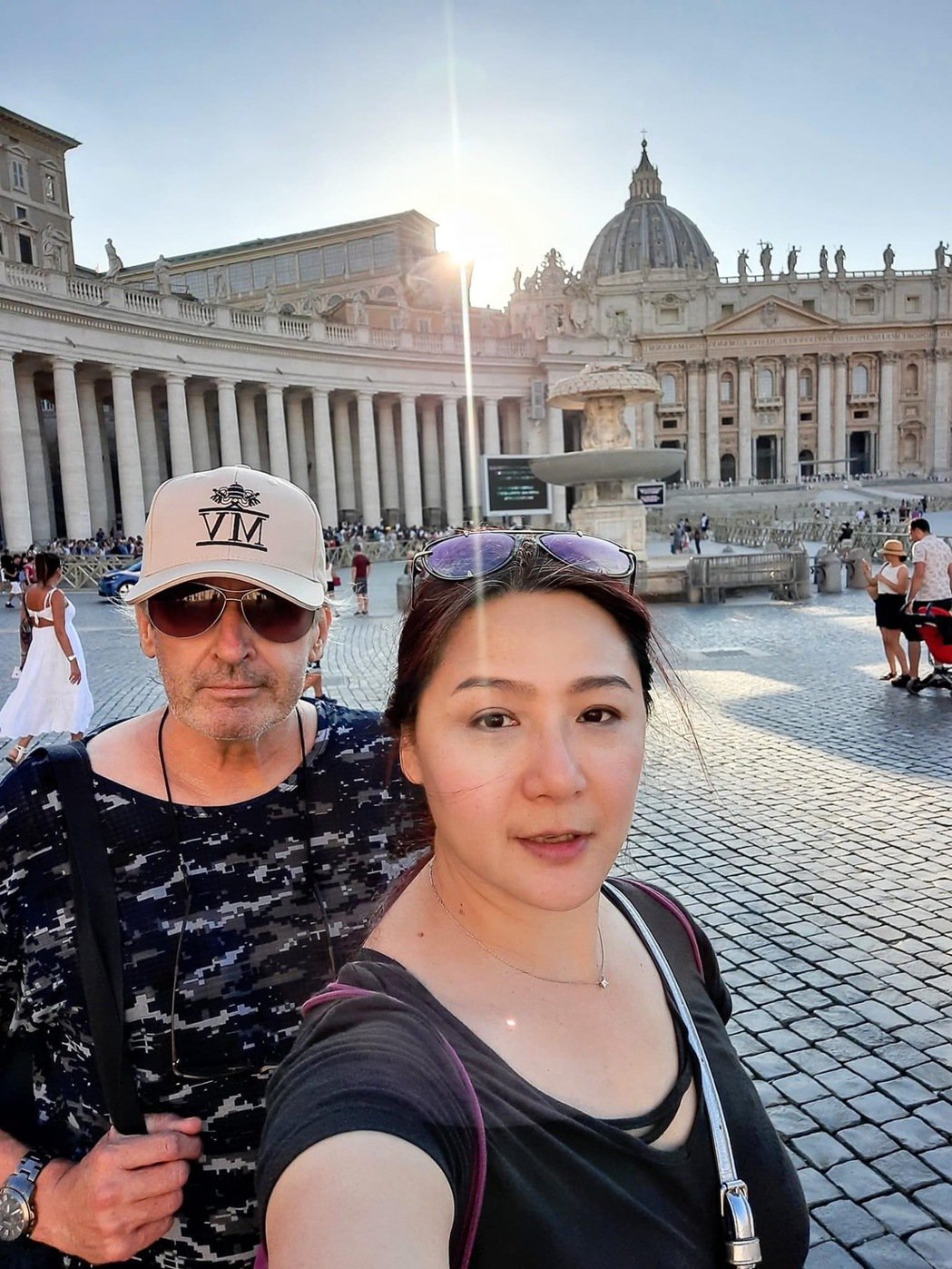 A naked porn star married a wealthy businessman for 7 years, and she ...