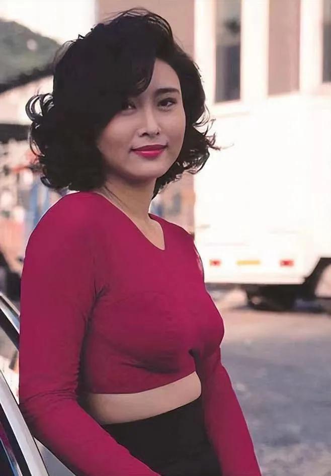 Ye Zimei became popular in Hong Kong because of her figure, and gave up ...