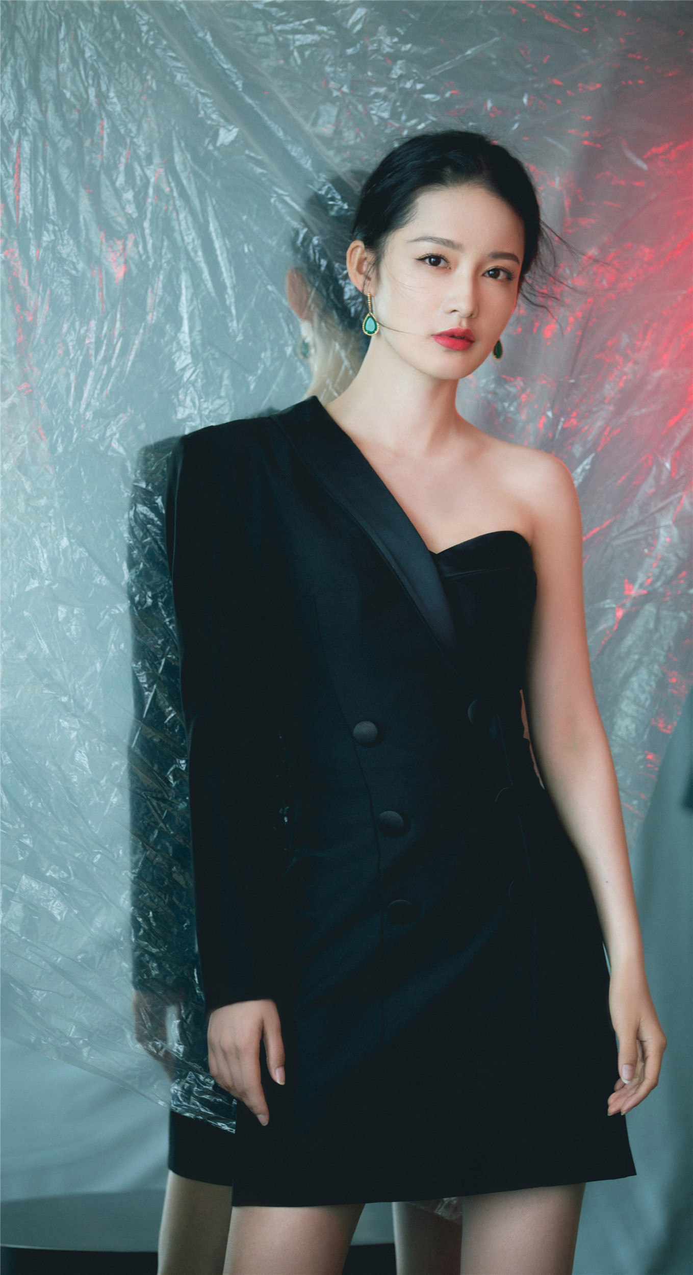 Li Qin, still so beautiful - iNEWS